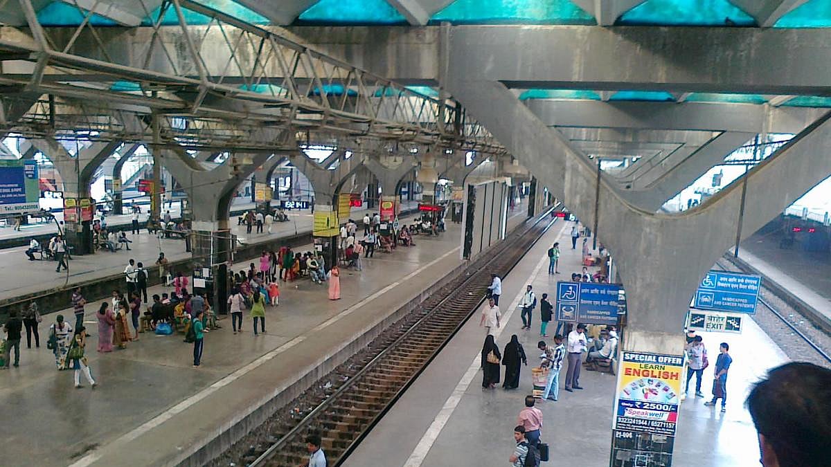 Navi Mumbai: CIDCO MD makes surprise visit to Nerul, Koparkhairane ...