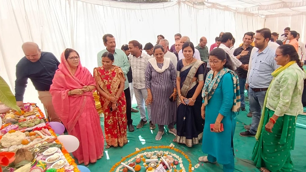 Mhow News Diary: First day of Vikas Yatra by Municipal Council ...