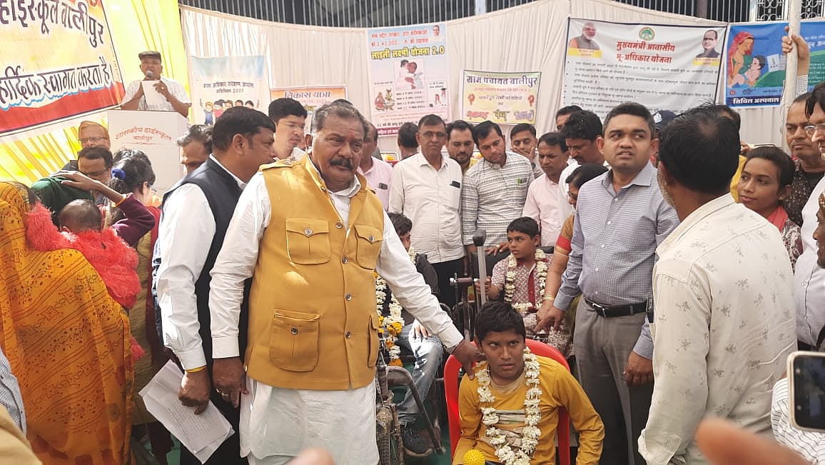 Madhya Pradesh: MP Darbar, collector among others attend Vikas Yatra at Balipura