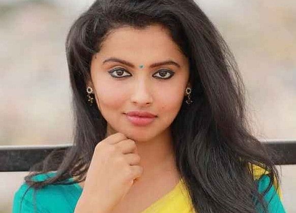 Malayalam actress Anicka Vikhraman accuses ex-boyfriend Anoop Pillai of ...