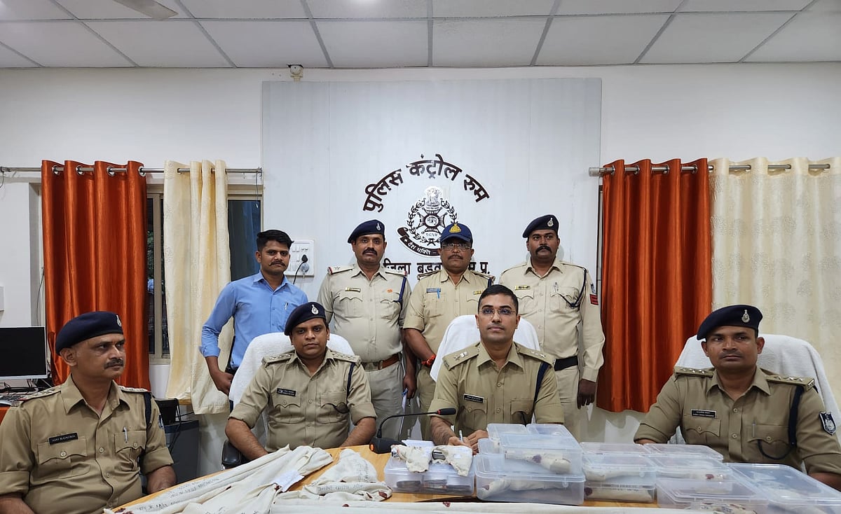 MP: Jugaad boat to be passe as govt clears culvert over Goi river in ...