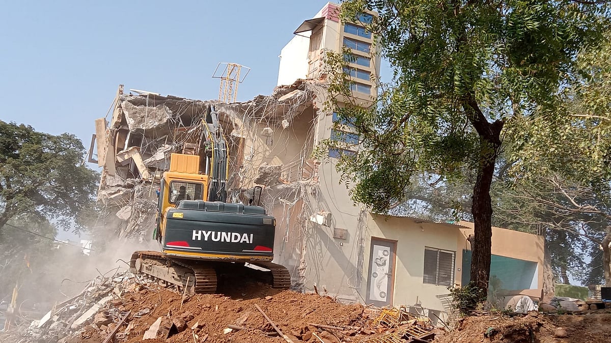 Madhya Pradesh: Two-storey building demolished for road-widening work ...