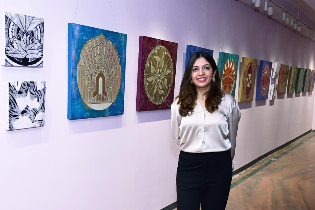 Bhopal: Vishali Bawa’s paintings depict genuine emotions rather than ...