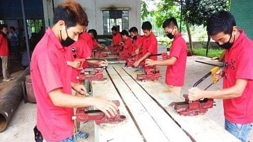 Maharashtra: Govt to launch 500 rural skilling centers to promote rural ...