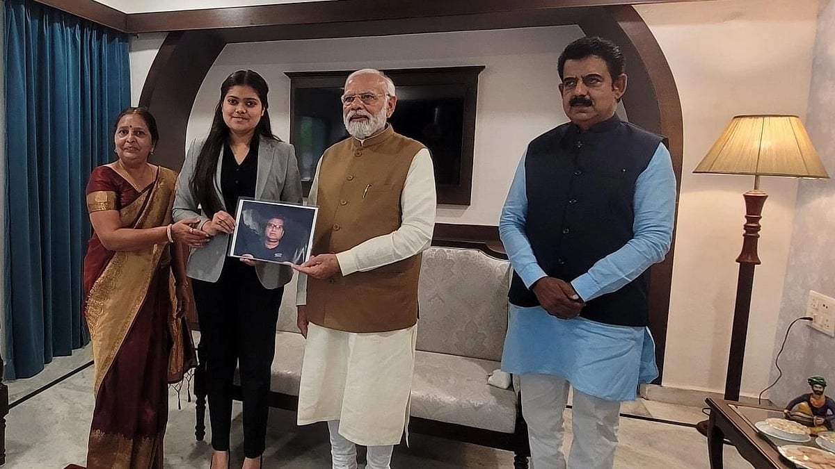 'PM Modi walks like a lion', Indore's Tanishkaa who completed school at ...