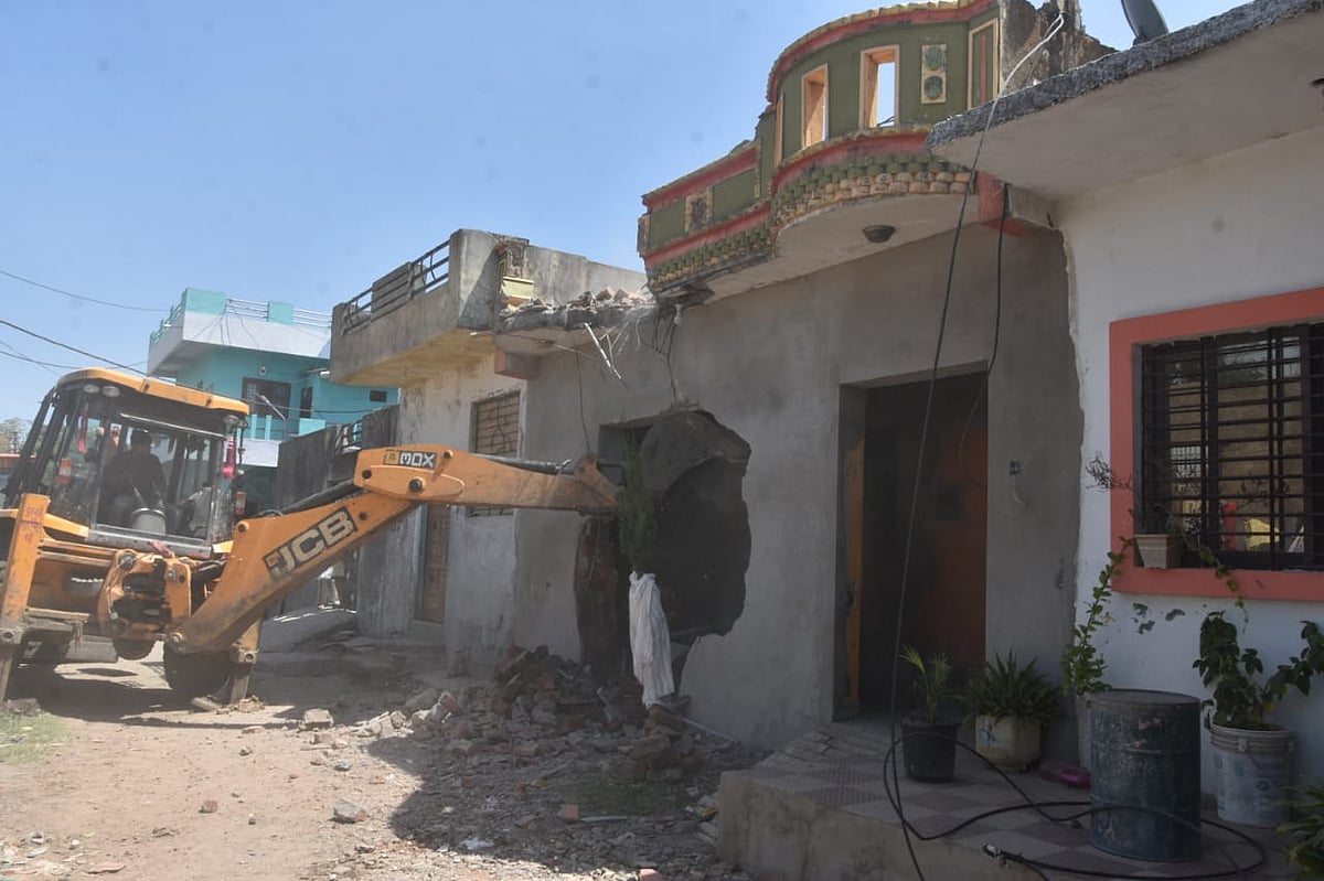 MP: Illegal properties of murder accused worth Rs 1.5 crore demolished ...