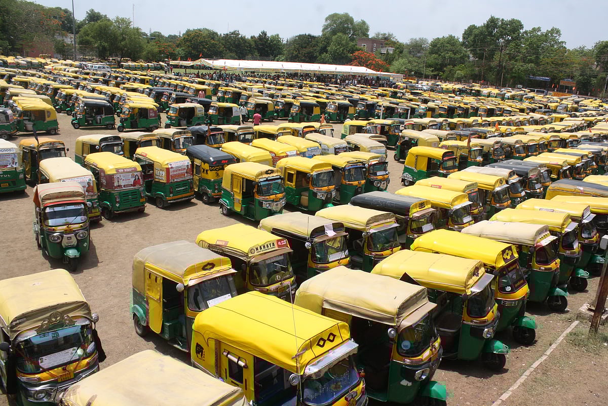 Indore: Mixed response to auto-rickshaw strike