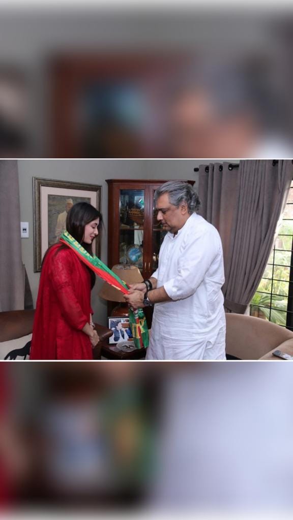 Bold Pakistani actress Azekah Daniel joins ex-PM Imran Khan's PTI; see ...