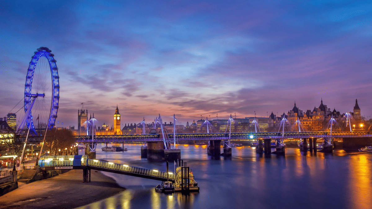 7 Historic Facts About London's Waterloo Bridge