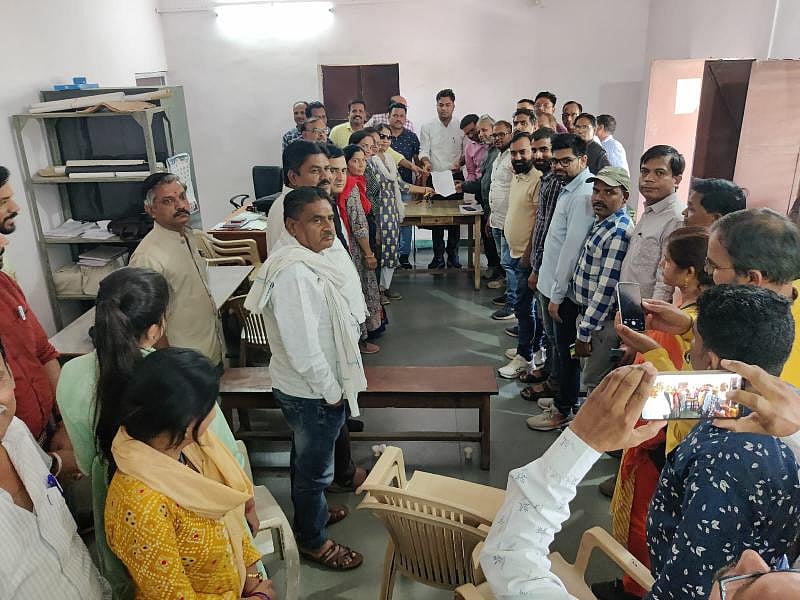 ASSOCIATION UP IN ARMS: Misbehaviour With Patwari Flares Up Emotions