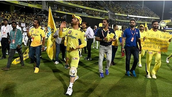 MS Dhoni undergoes successful knee surgery in Mumbai: 'He is recovering ...