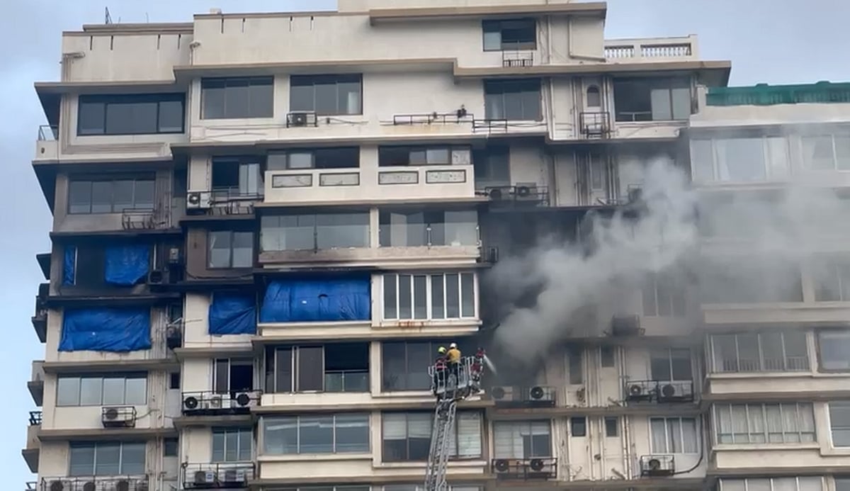Mumbai News: 2nd Time In 15 Days, Fire In The Same SoBo Building; None ...