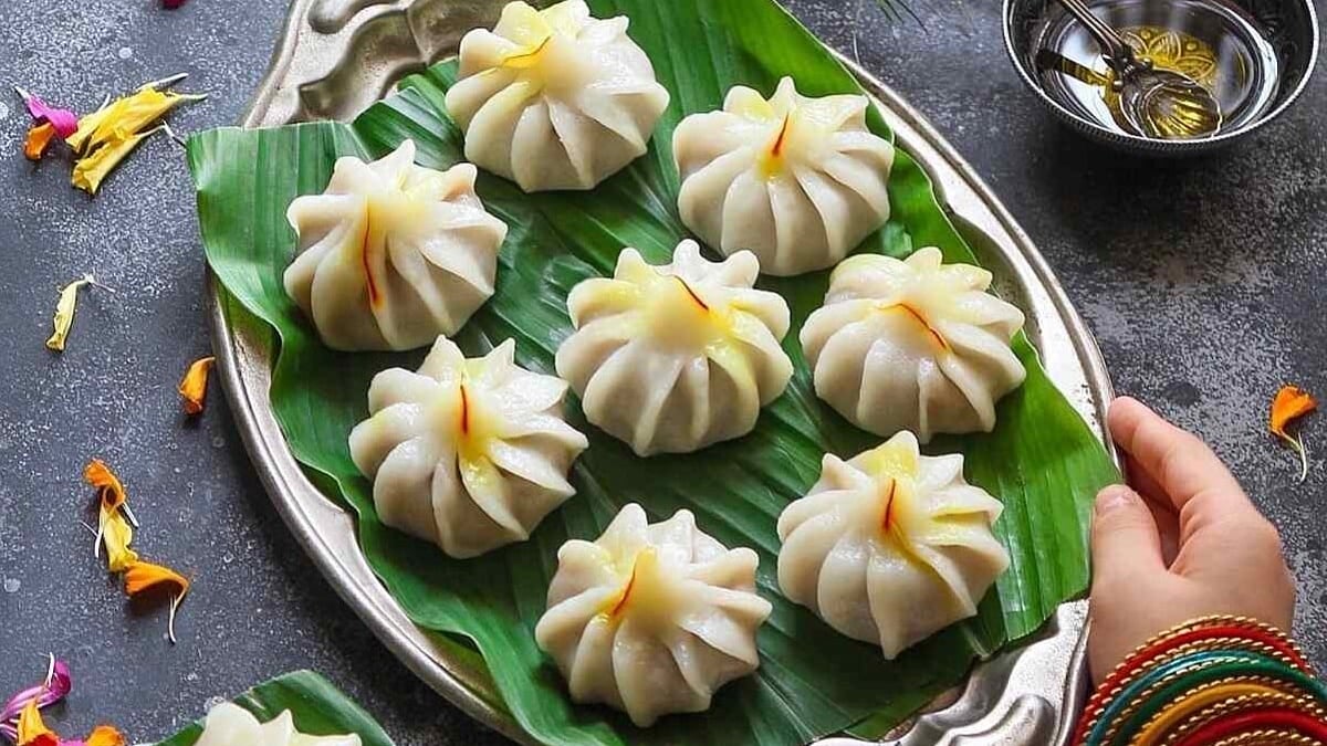 Puran Poli To Modak: 6 Traditional Sweets Of Maharashtra That You Can ...
