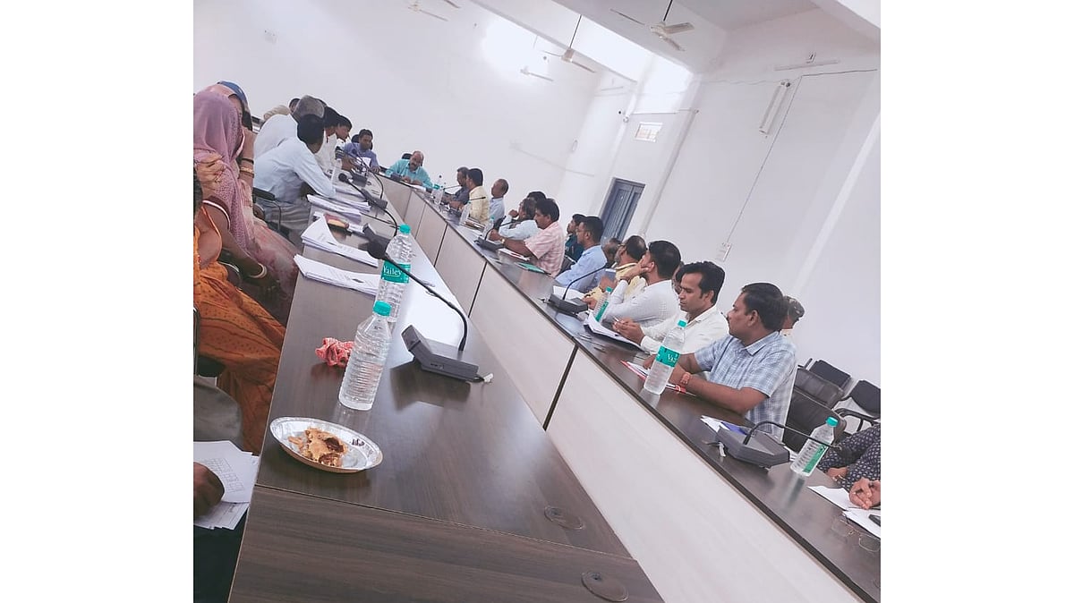 Madhya Pradesh: Vice-Chairperson Busy At Home, Husband Chairs Janpad ...