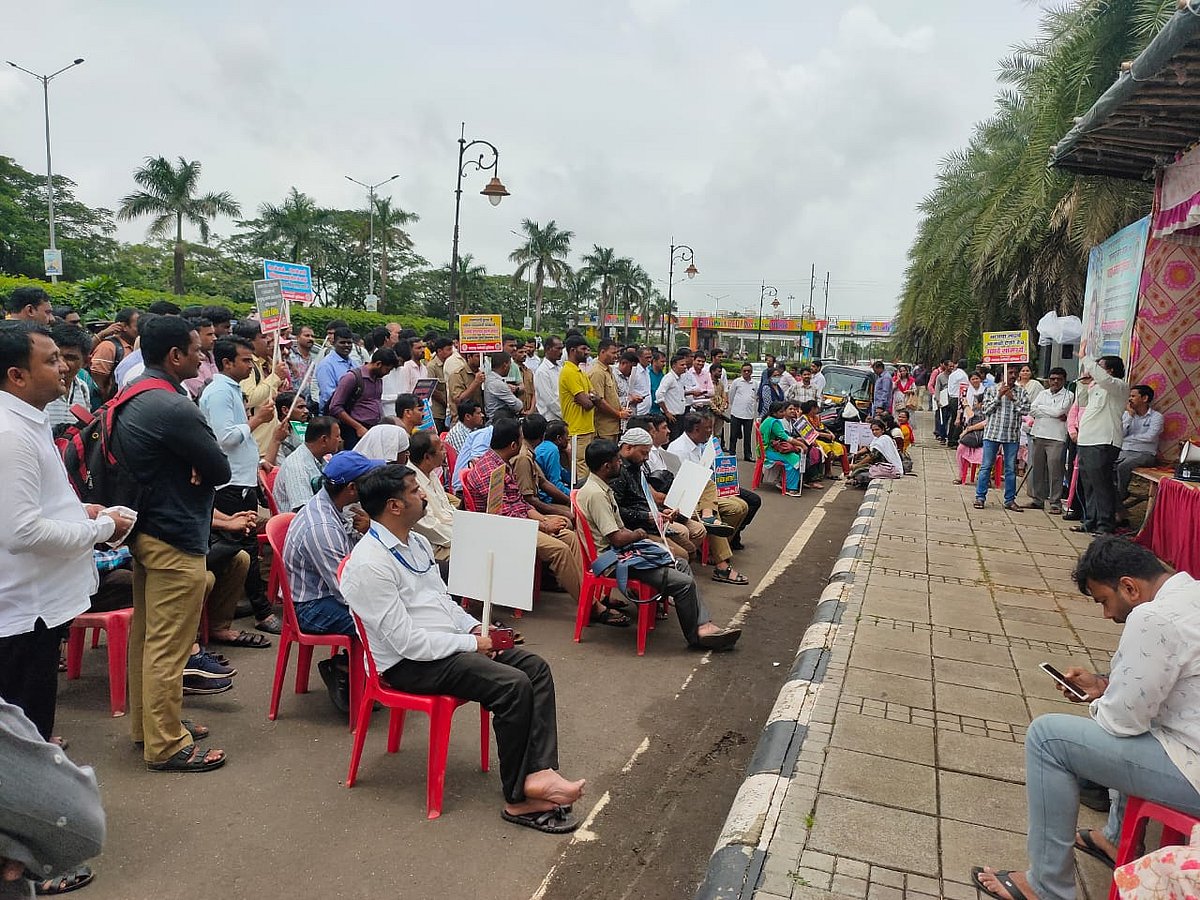 Navi Mumbai: INTUC Chief Ravindra Sawant Sits On Hunger Strike Over ...