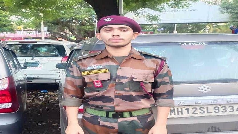 Fake Army Officer Nabbed At Pune Railway Station, Posed As Officer At ...