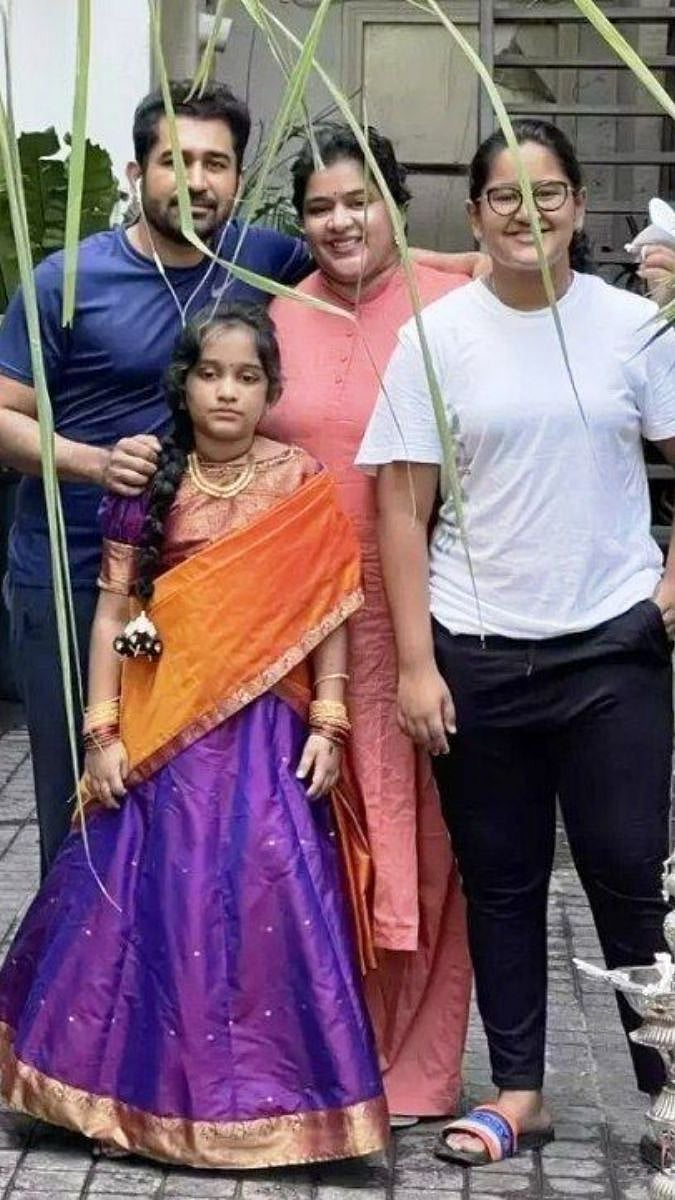 Chitra Singer Daughter Funeral Photos