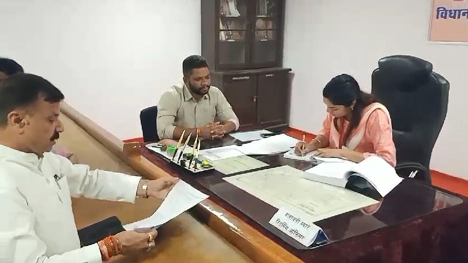 MP Election: Bharat Singh Kushwah Files Nomination In Gwalior ...