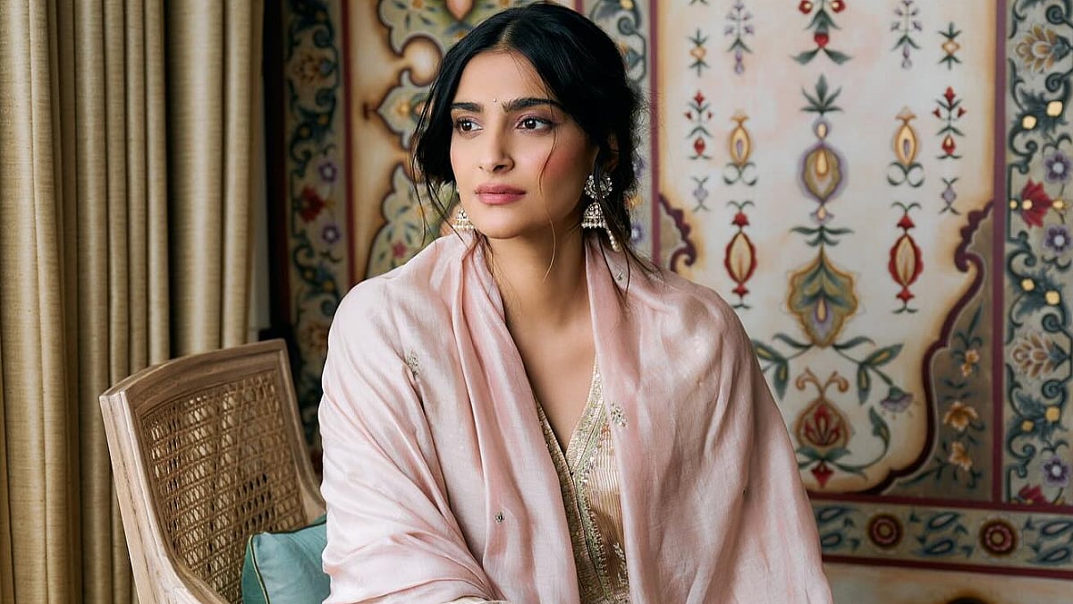 Sonam Kapoor Moves Into A New Home In Mumbai