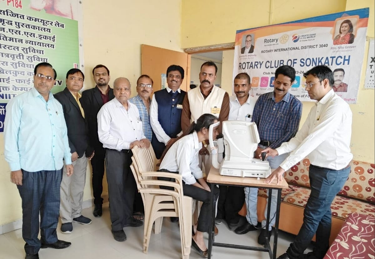 MP: Rotary Club Holds Eye Check-Up Camp In Sonkatch