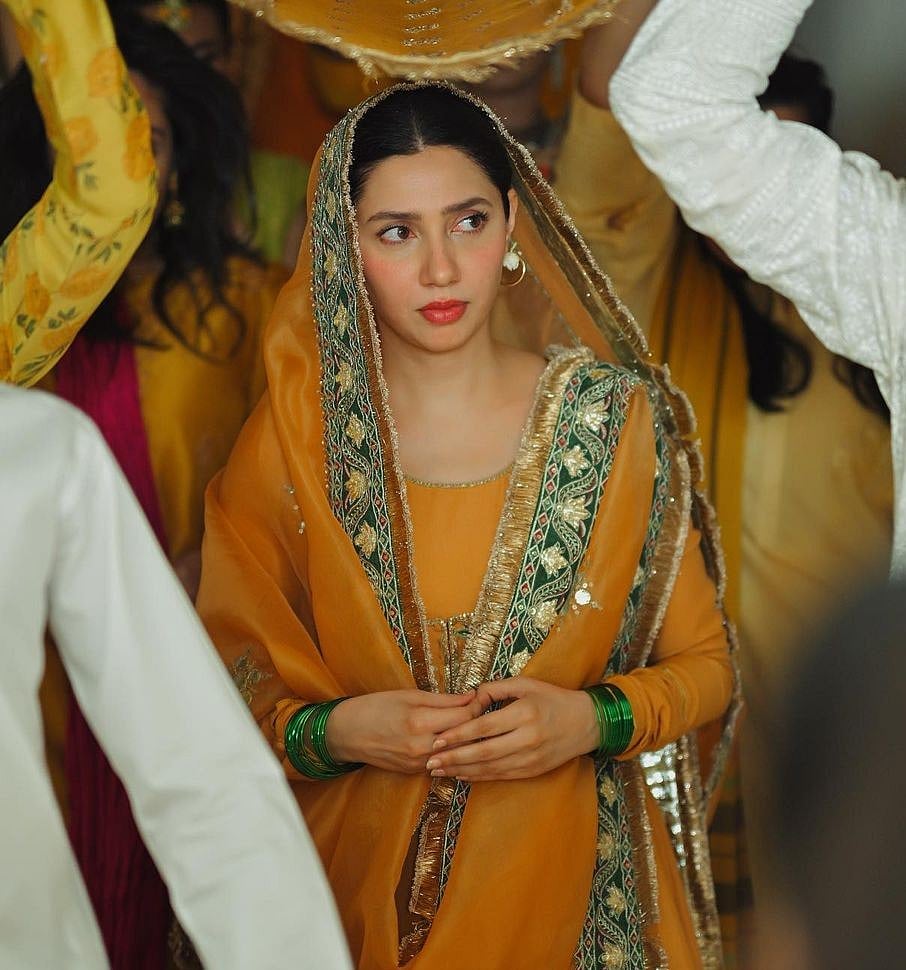 Bride Mahira Khan Looks Divine In Mayun Ceremony Photos