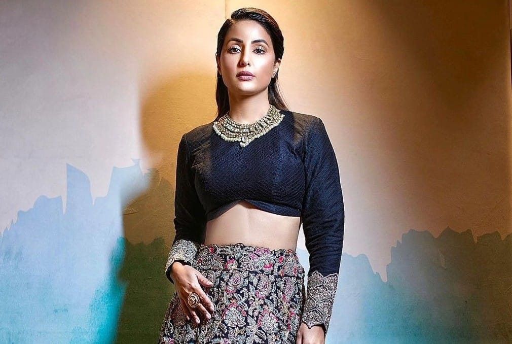 Hina Khan Radiates Elegance In Lehenga On Dussehra