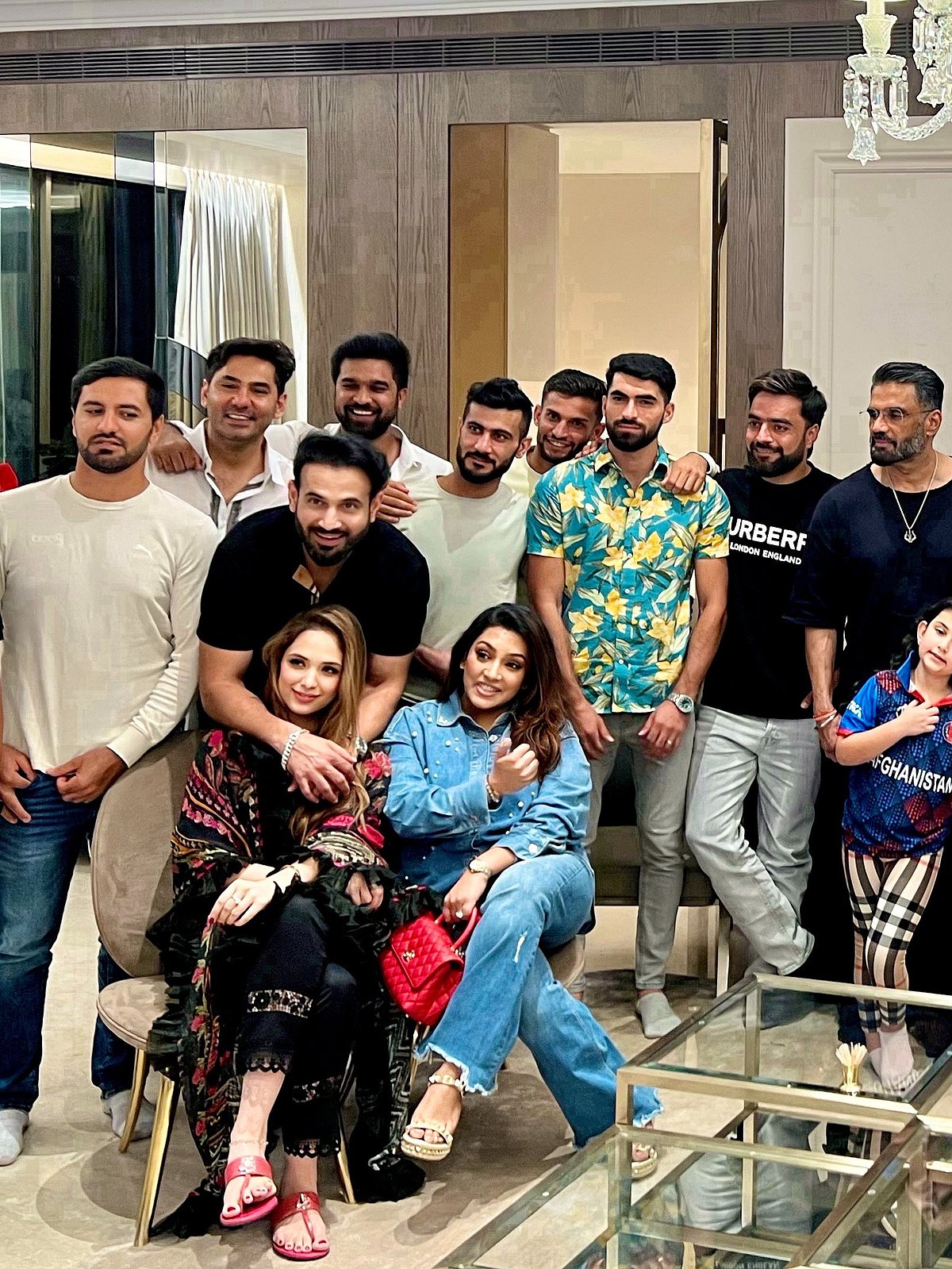 Rare Picture Of Irfan Pathan's Wife Without Hijab Goes Viral As Ex-Cricketer Hosts Dinner Party ...