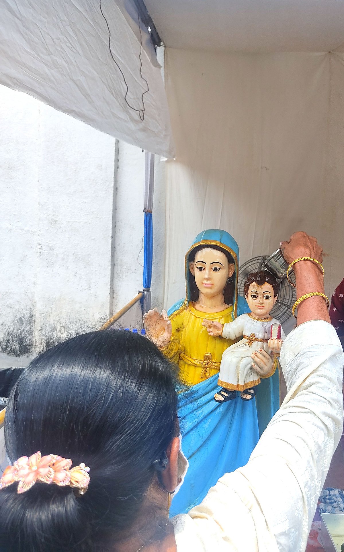 At this feast in Goa, oil is poured on the statue of Our Lady
