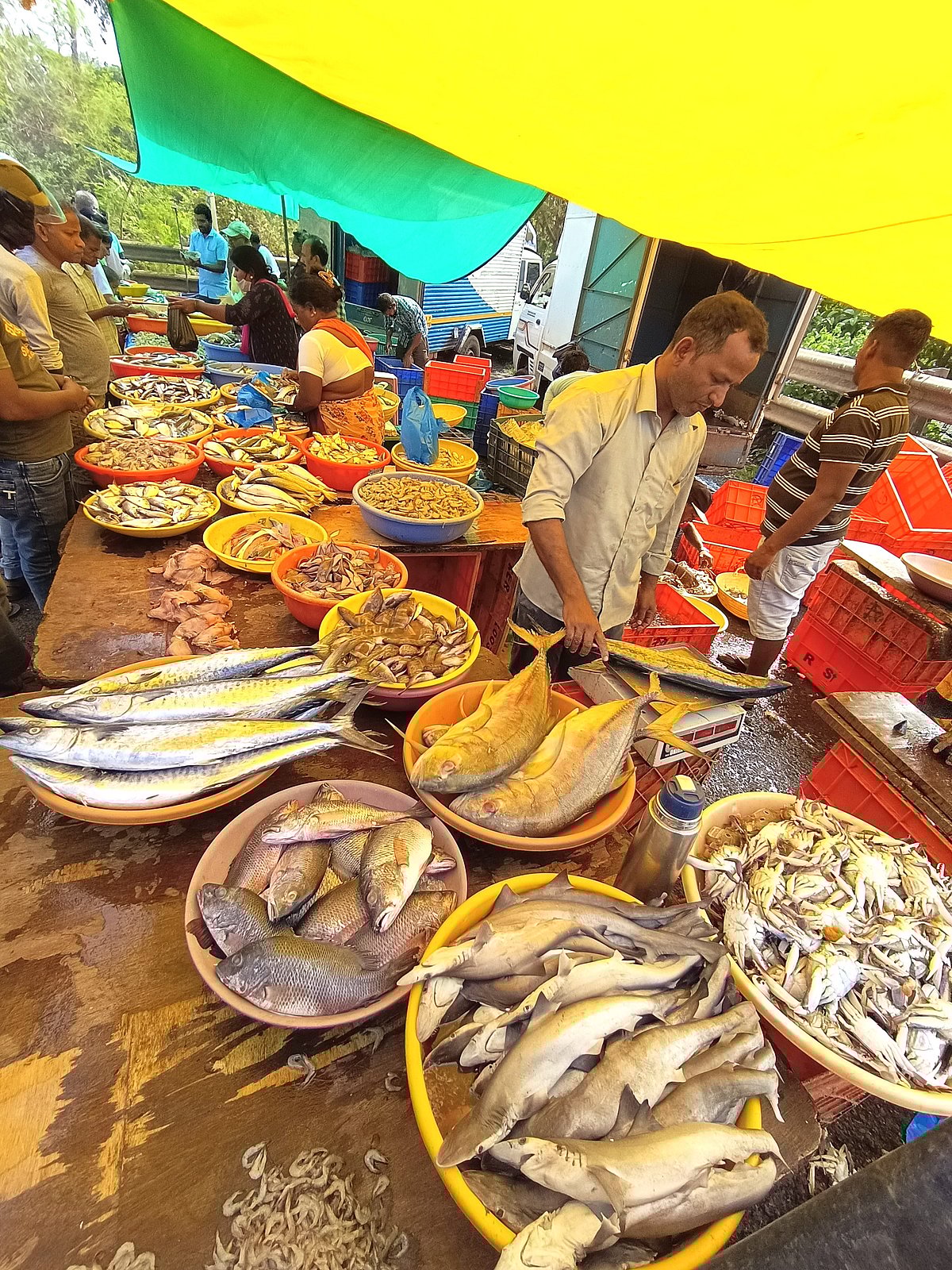 Glimpses of the Sanvordem (Curchorem) bazaar on Sunday|Gomantak Times