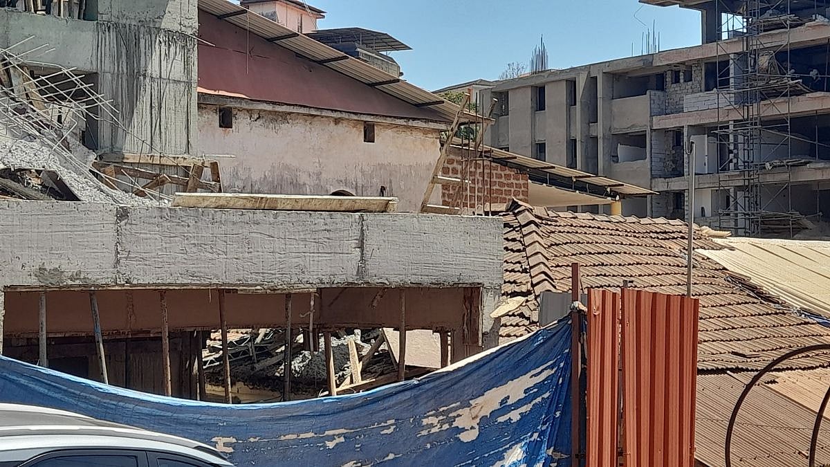 Mapusa building collapse: Luck was on workers' side|Gomantak Times