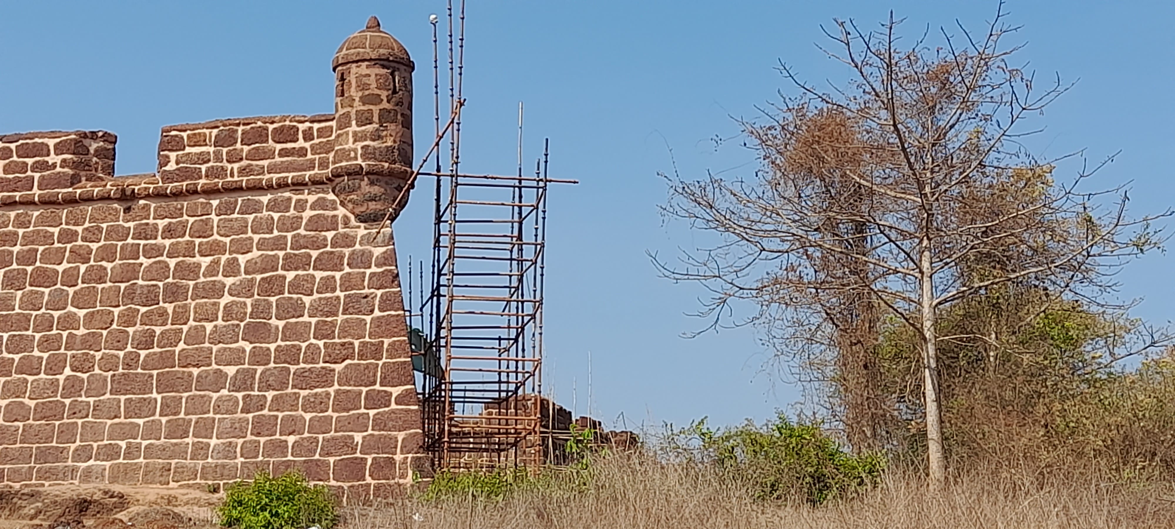Goa's Corjuem fort awaits restoration to draw tourists|Gomantak Times