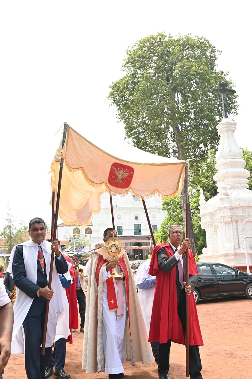 Check out the celebrations of the famous Holy Spirit feast in Margao ...