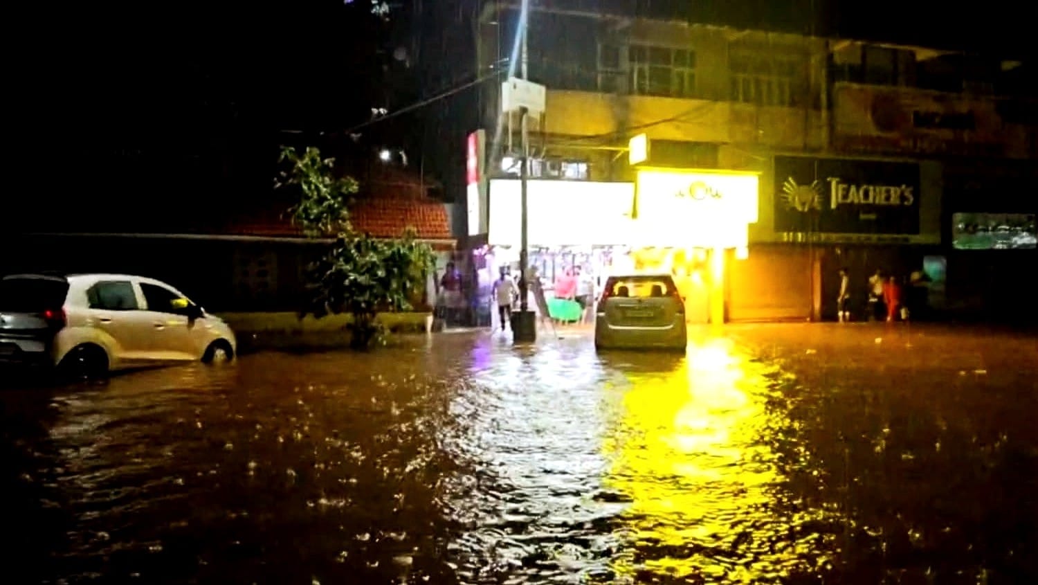 18th June Road in Goa's smart city does it again!