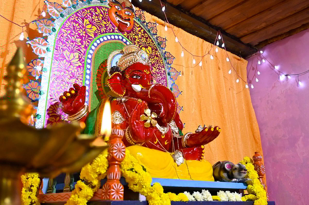 Suryarao Sardesai family's red Ganesha: A warrior legacy in Goa ...