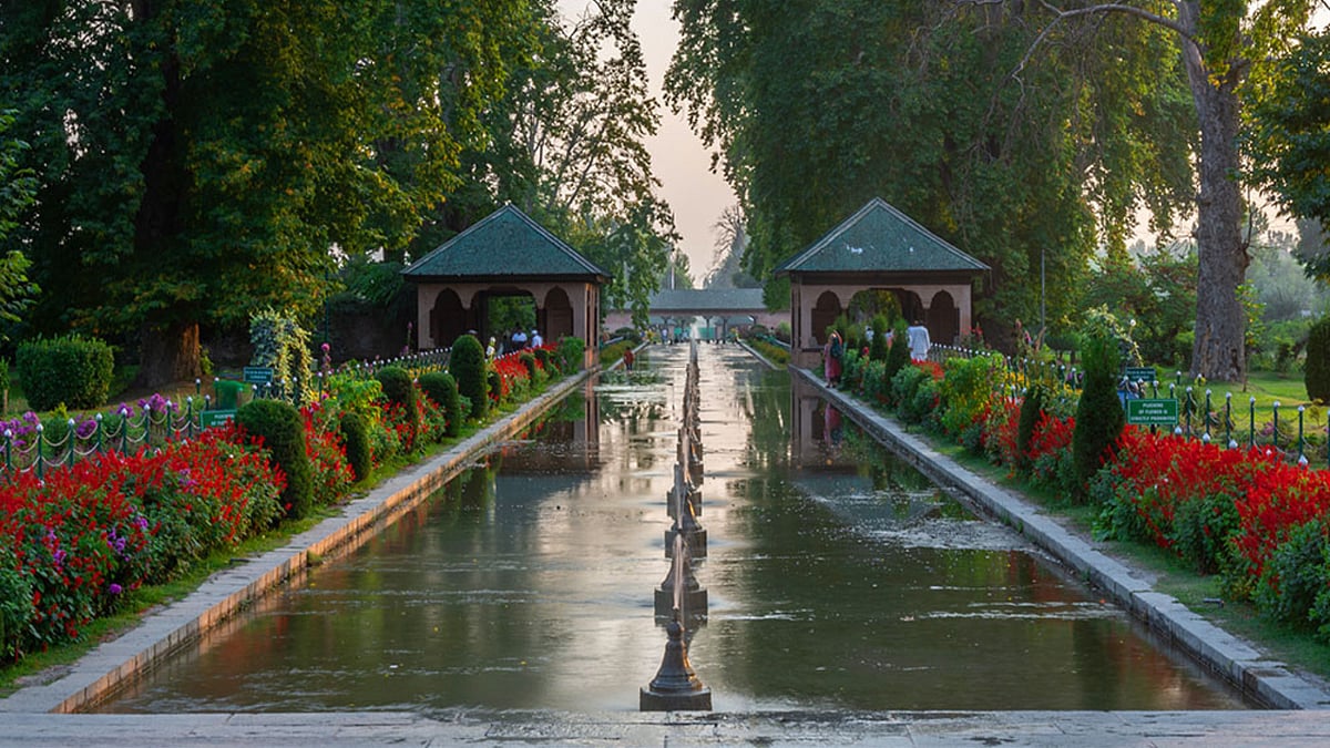 History Of Mughal Gardens in Kashmir, Especially Shalimar Bagh