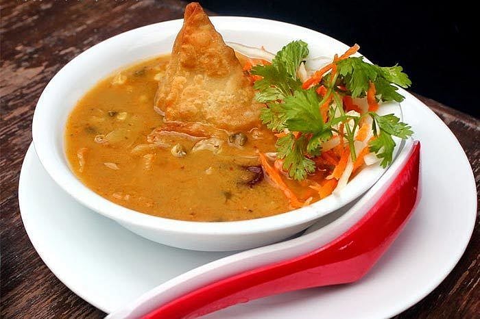 Best Samosas In Mumbai And Where To Get Them - B Merwan, Guru Kripa ...