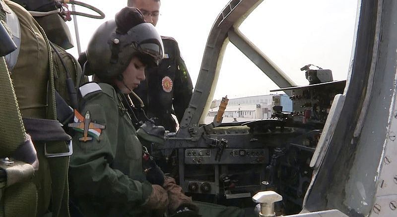 Avani Chaturvedi Take The Lead As India’s First Female Fighter Pilot ...