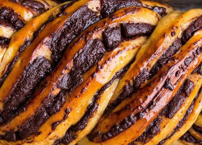 Plum Cakes & Parties: Our Very Merry Guide To Christmas In Bandra