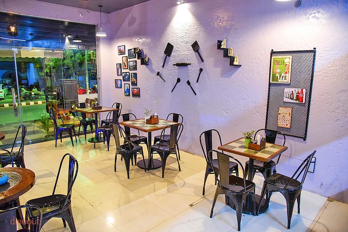 Lucknow's Indira Nagar is turning into a new hang-out hub for foodies ...