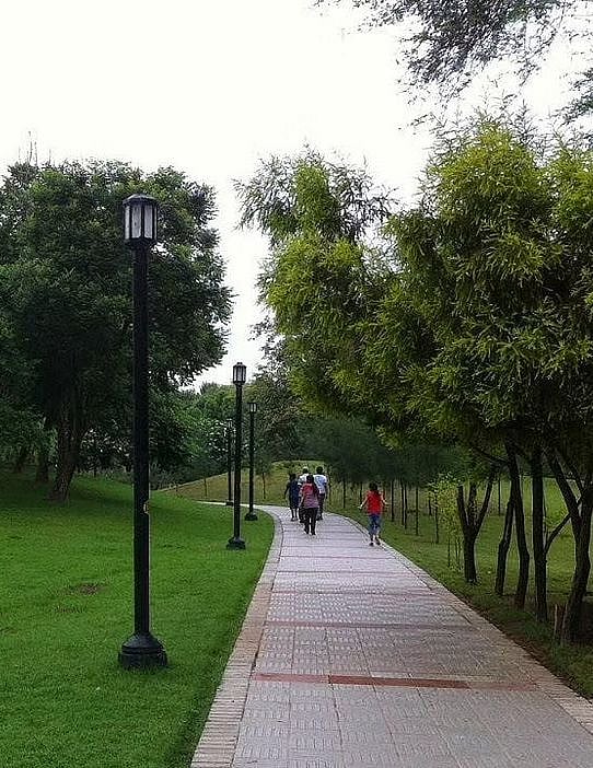 These famous parks of Lucknow will take you on a fun & humble ride!