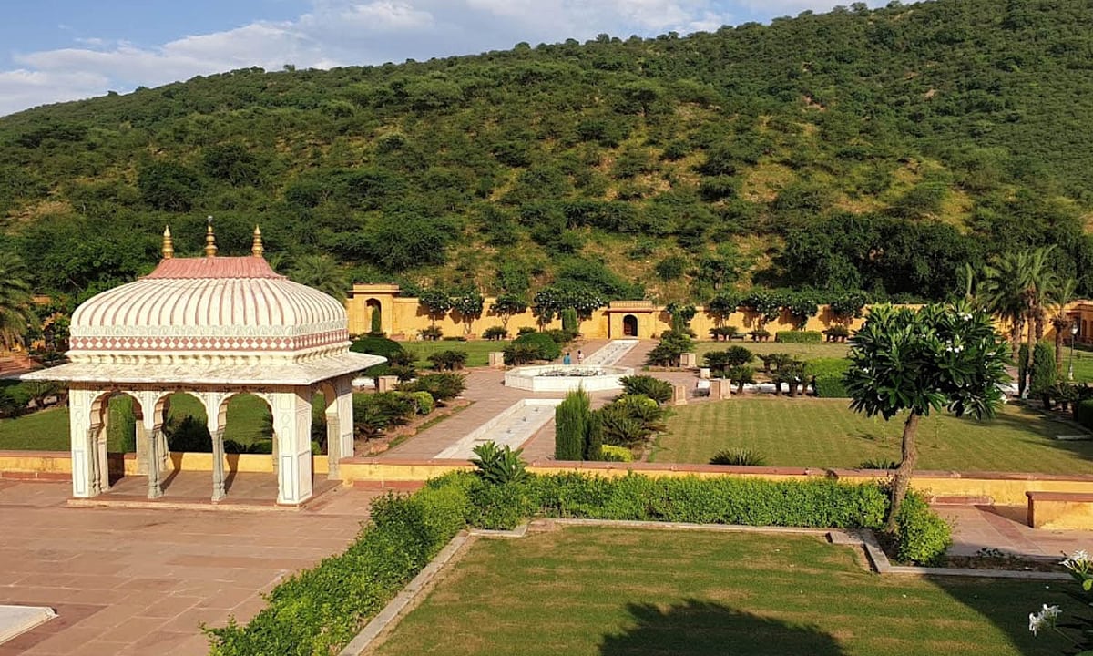 Top 7 Popular Gardens in Rajasthan with Photos