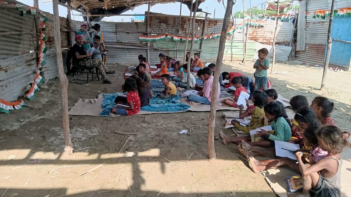 World Literacy Day| Meet 'Taleem Sir' from Lucknow who's on a mission ...