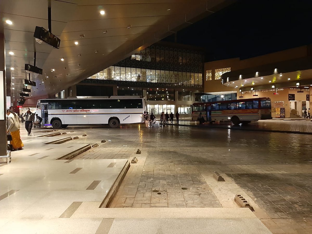 Bus terminals in UP to be graced by facilities including malls, food ...