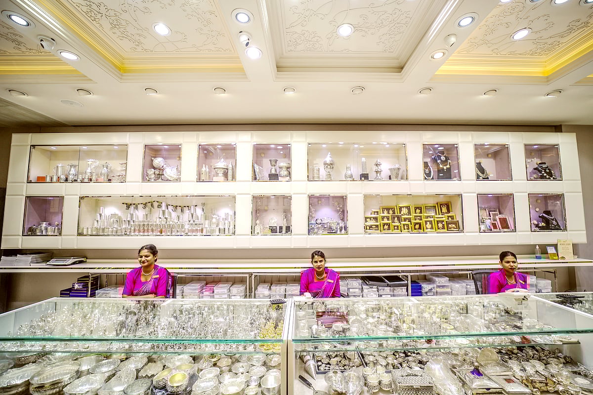 Shop for fine festive jewels at HSJ in Lucknow cuz life isn't perfect ...