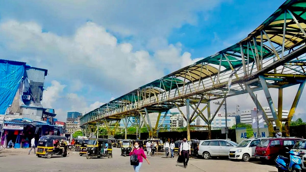 340 meter skywalk to come up between Bandra Terminus and suburban ...