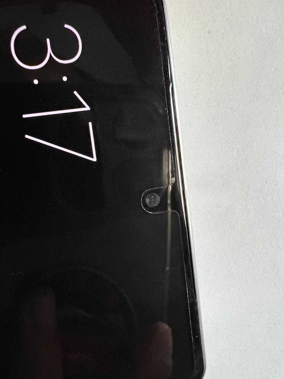 Rare Google Pixel 7 Pro issue: Indian user reports dust inside front ...