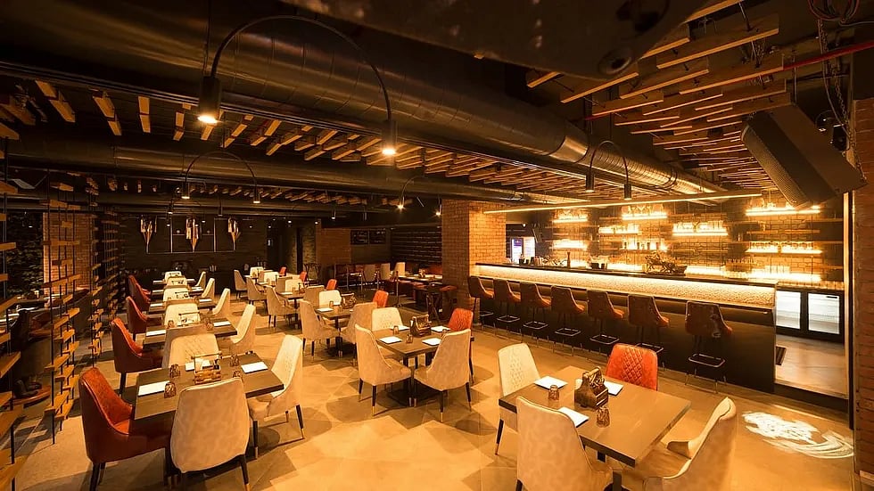 lucknow summit building