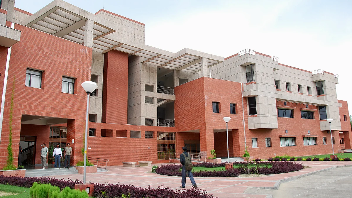 Iit Kanpur Opens Admission For Emasters Degree In Quantitative Finance And Risk Management