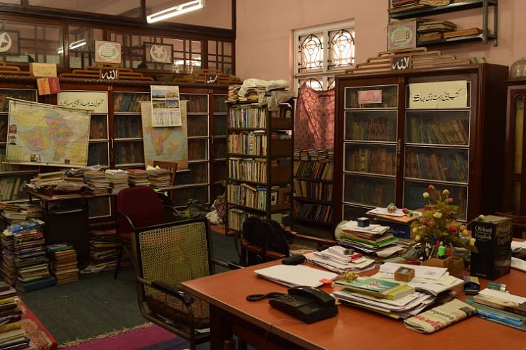 Into the oldest library of Ahmedabad: Hazrat Pir Mohammad Shah Library