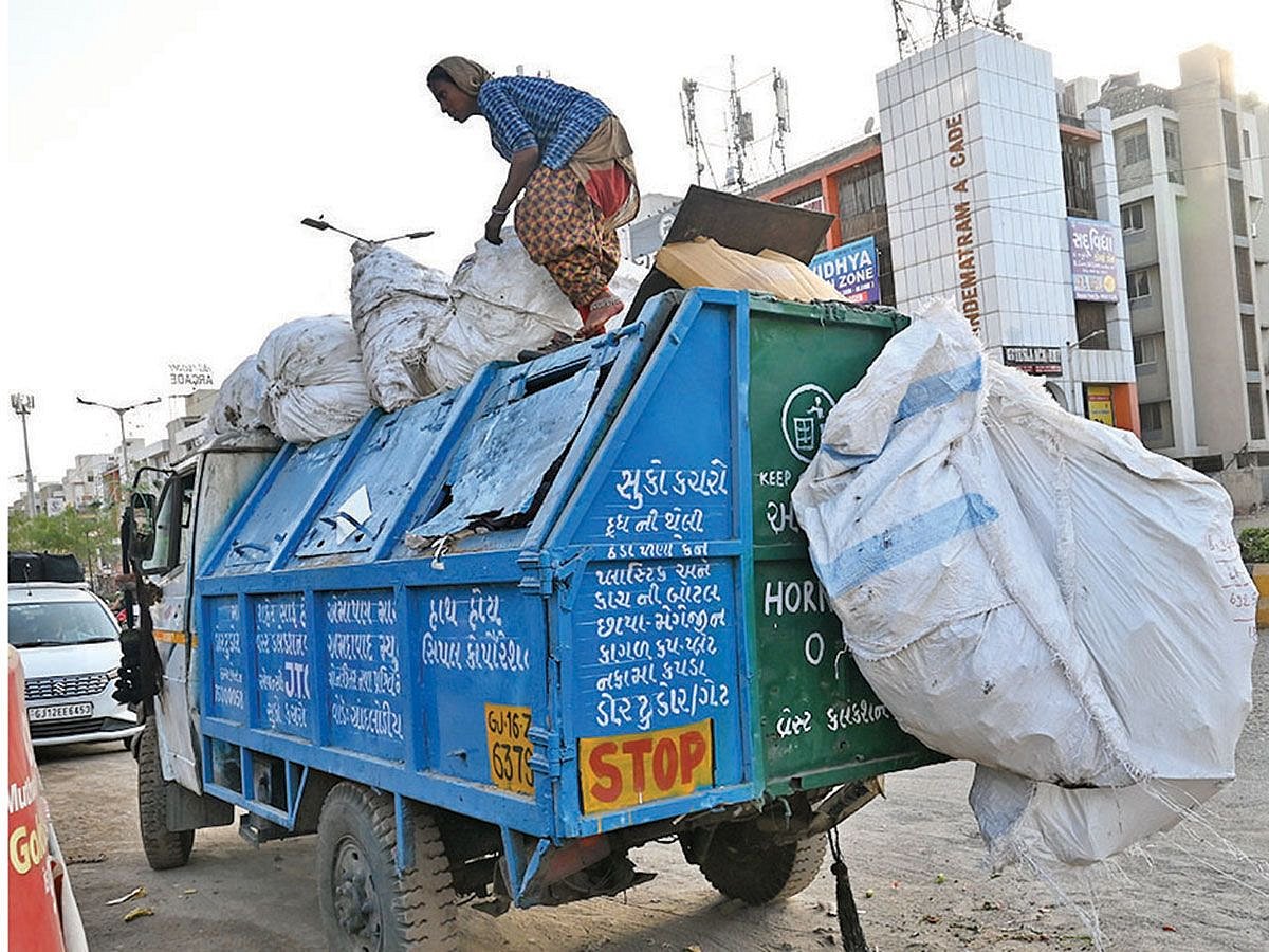 Survey highlights positive impact of Ahmedabad's D2D waste collection service